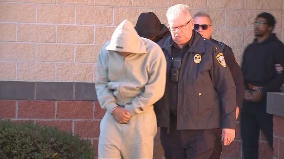 3 men in custody after burglary in Edgeworth, police looking for ...