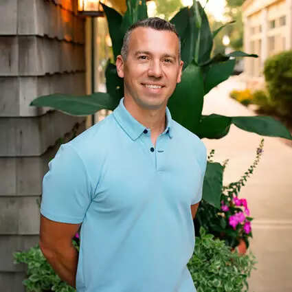 Who is David Hanson? Chicago-area chiropractor and father of two ...