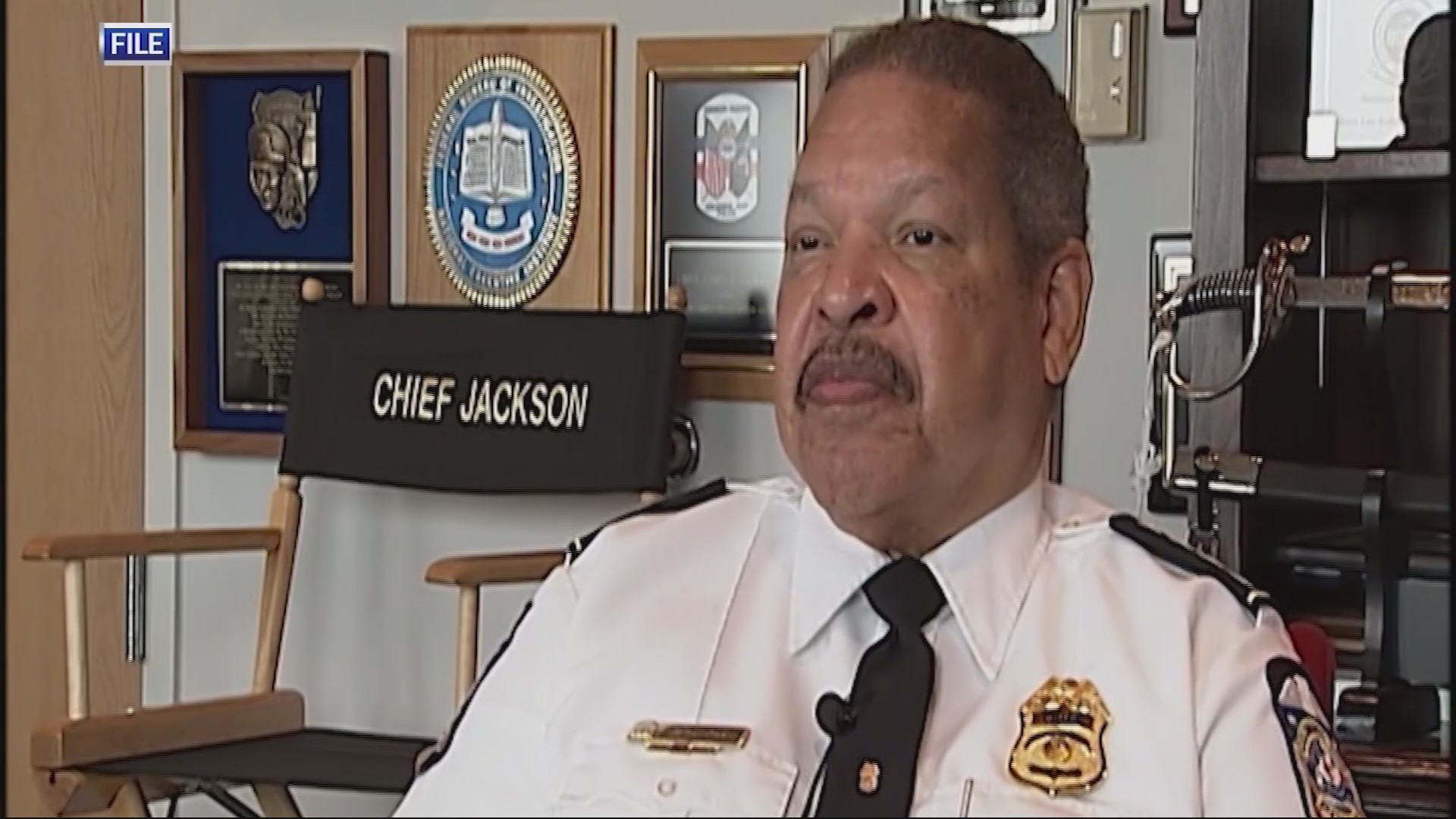Longest-serving Columbus police chief honored