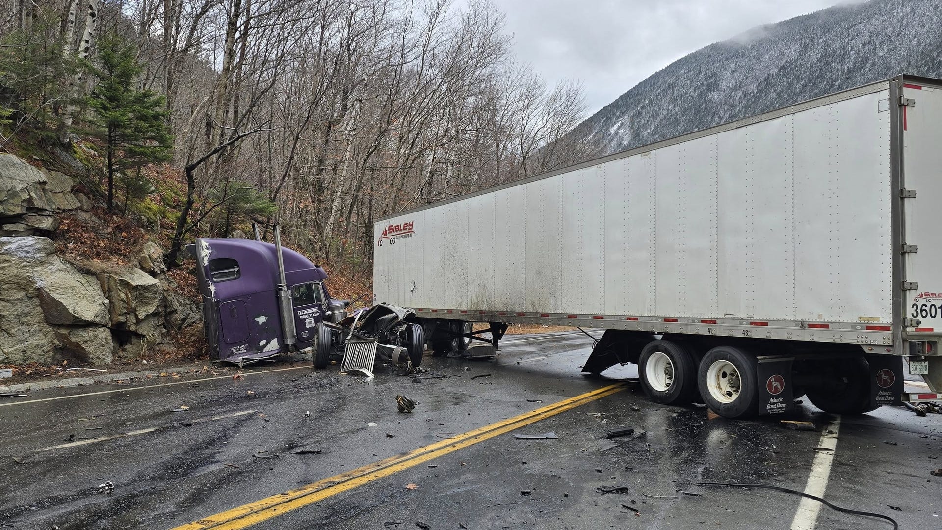 Part of Route 302 closed in New Hampshire following tractor-trailer crash