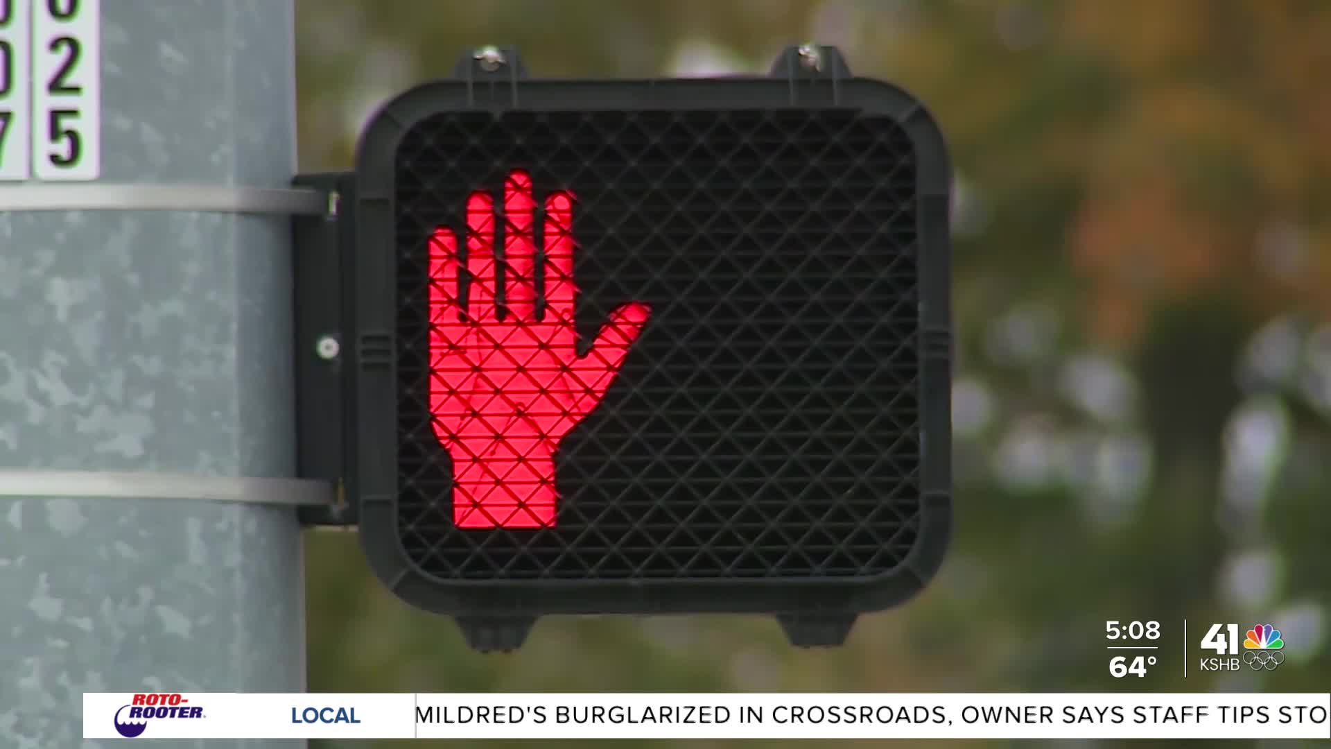 Kansas City, Missouri, prohibits right turns on red traffic signals in ...