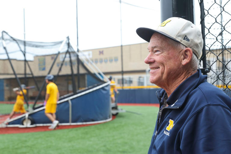 Long Island’s man of many hats Tom Sheedy retiring from HS football