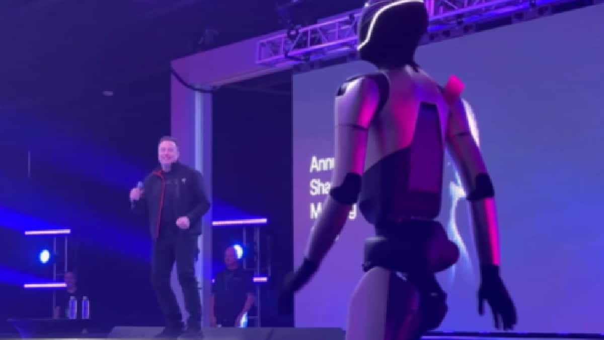 Elon Musk Dances With Optimus Robot After Securing $1 Trillion Tesla ...