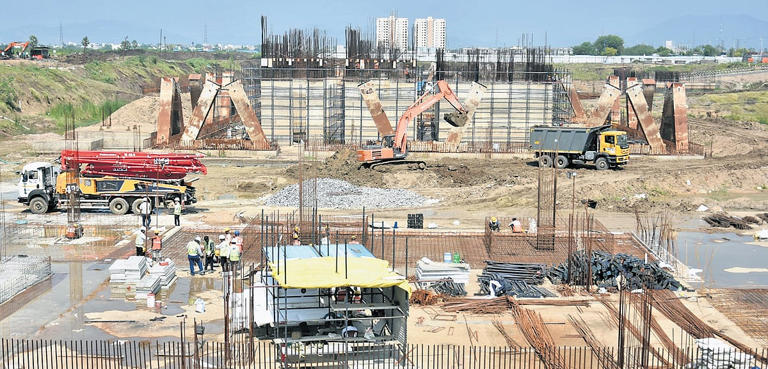 Construction of GAD, HOD Towers at a brisk pace in Amaravati