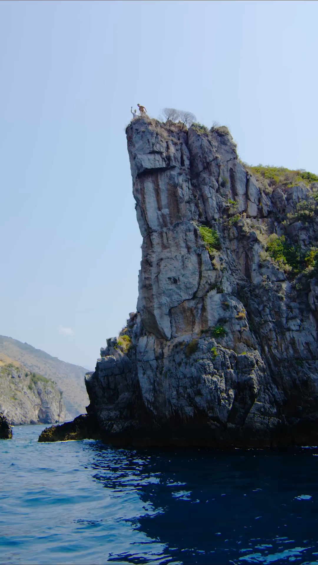 Gainer-Salto von einer Insel