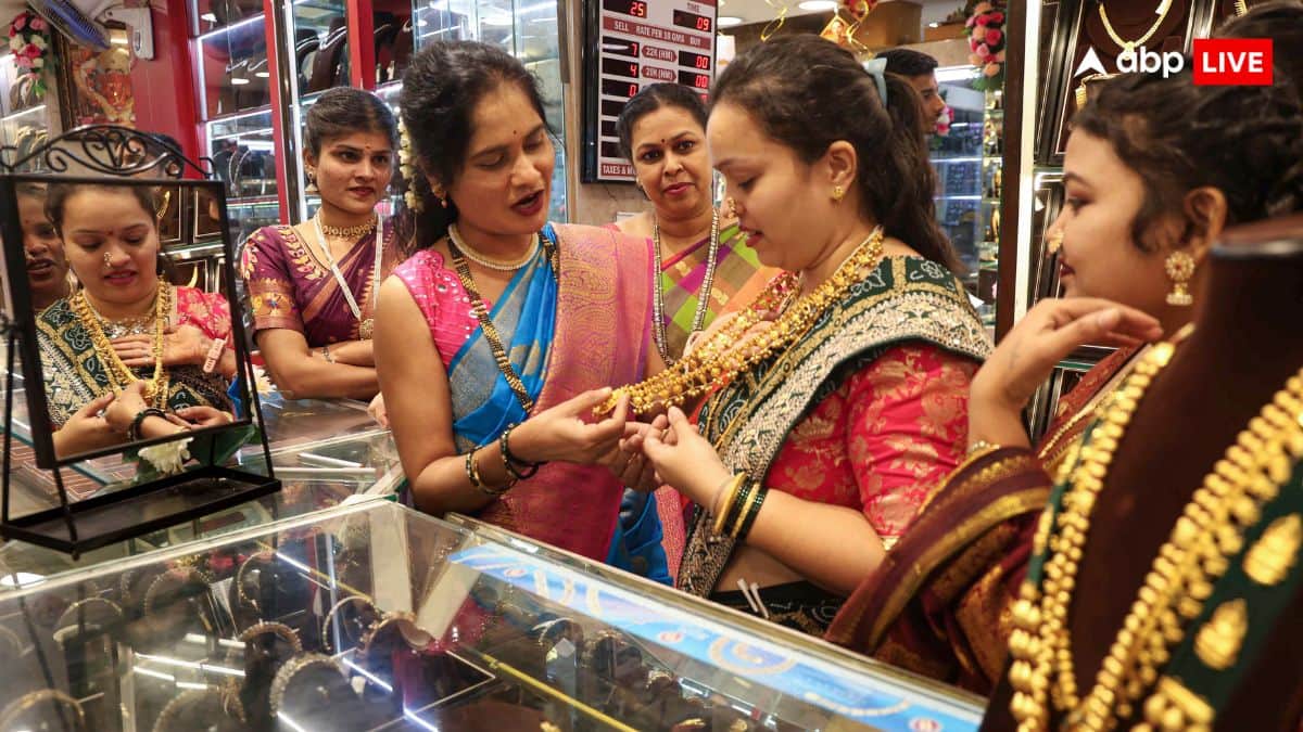 Gold Prices Remain Muted On Nov 12, Check Gold Rates Today In Delhi ...