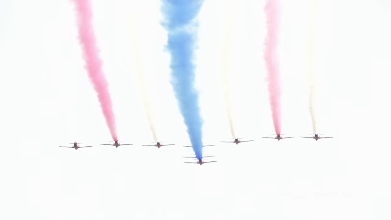 Watch the Red Arrows Slice Through the Sky in a Perfect Break Formation