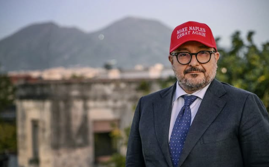 “Make Napoli Great Again”, Sangiuliano con il cappellino e lo slogan di ...