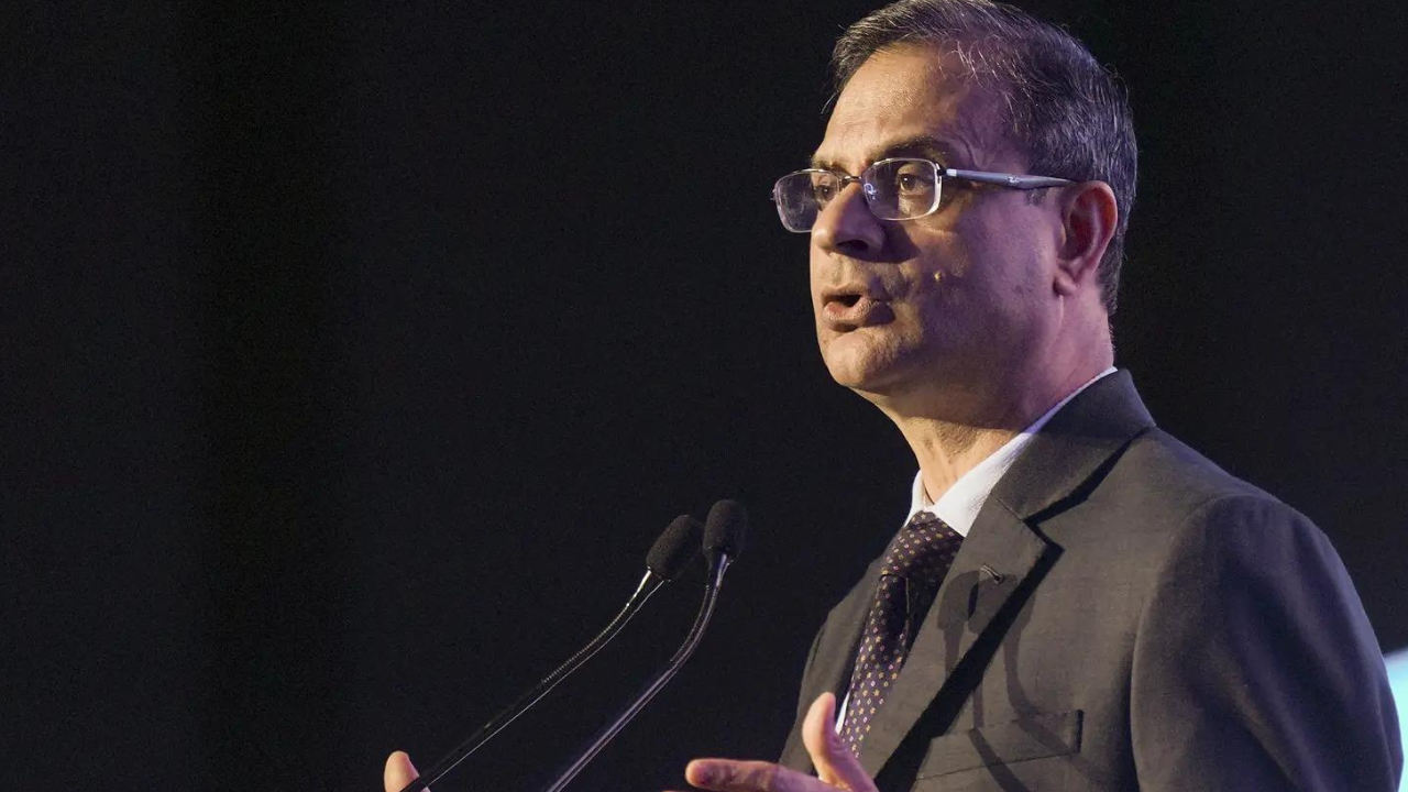 Stronger banks, resilient economy behind RBI's banking reforms: Malhotra