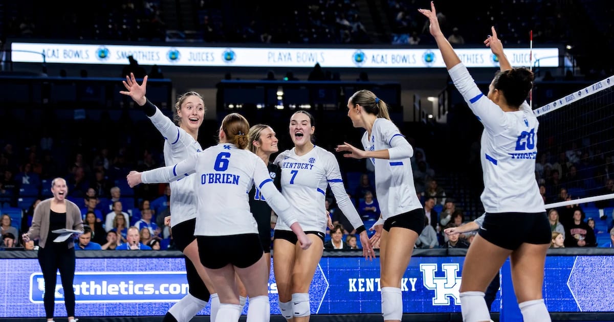 No. 2 Kentucky VB Fights Past Missouri for 3-1 Victory