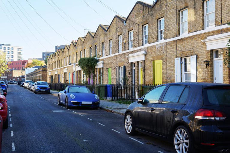 Drivers must follow Highway Code rule 248 when parking at night or risk ...