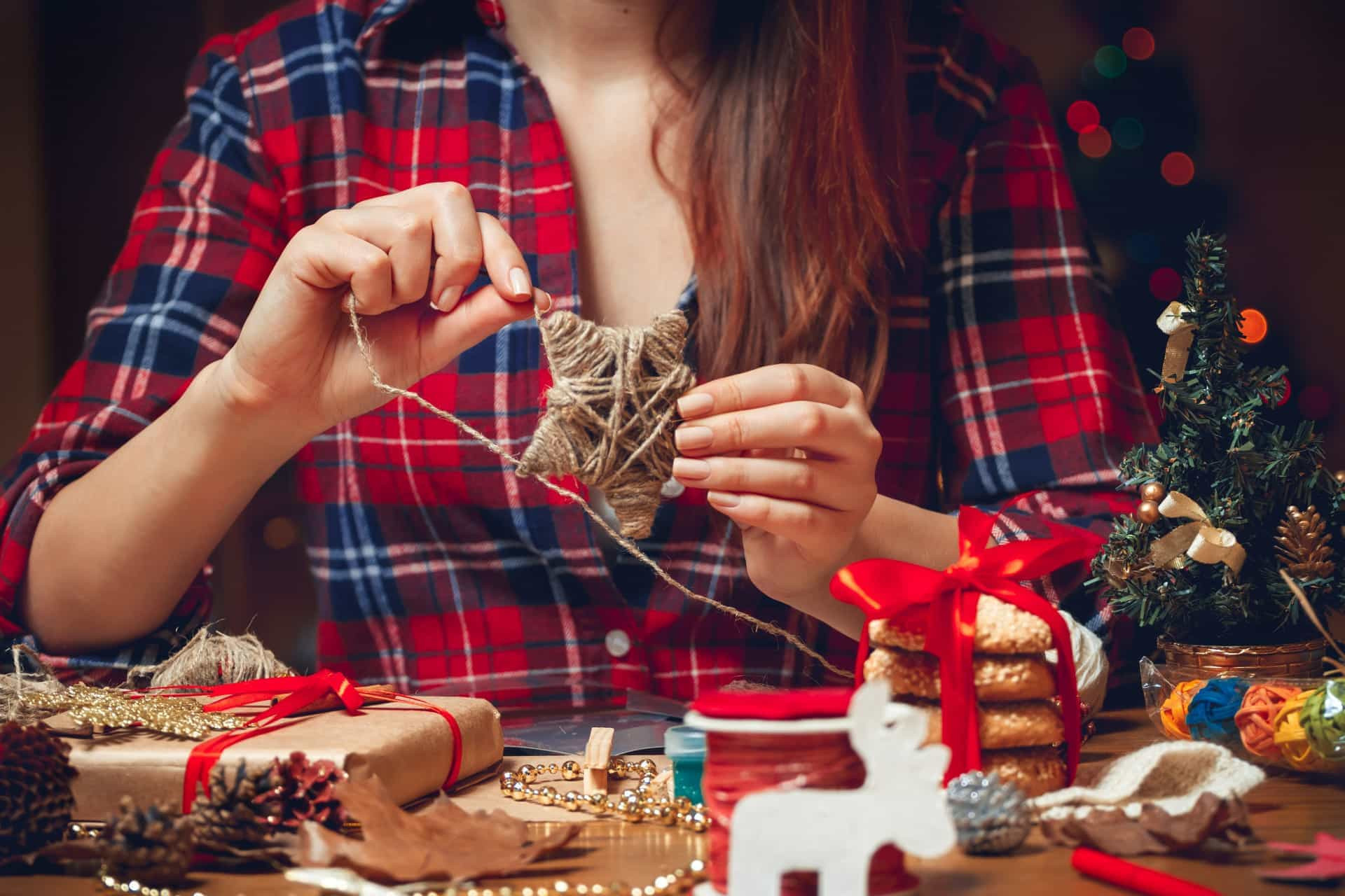 30 DIY Christmas decorations made with everyday objects