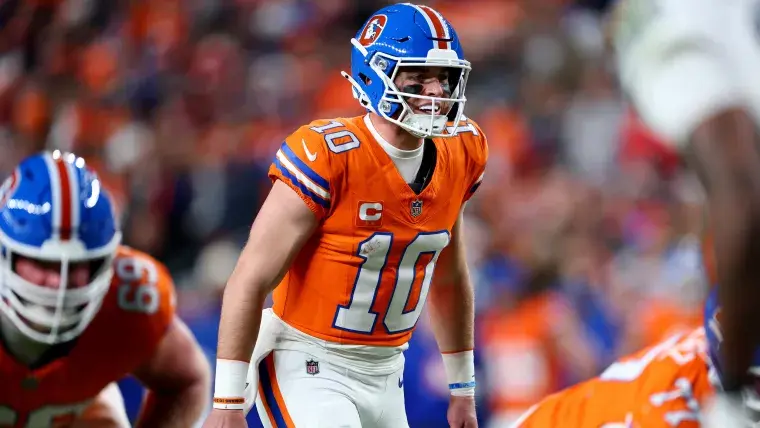 Raiders vs. Broncos results: Denver sits atop the AFC after narrow 10-7 ...