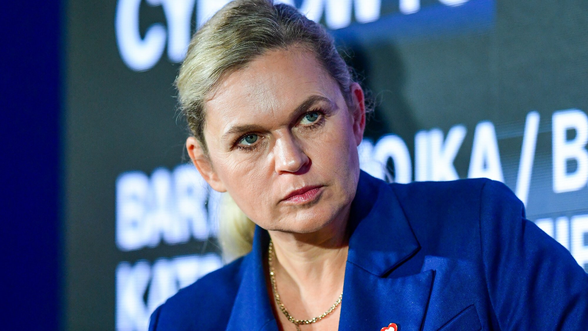 Nauczycielka miała wyrzucić krzyż do śmieci. Trwa postępowanie ...