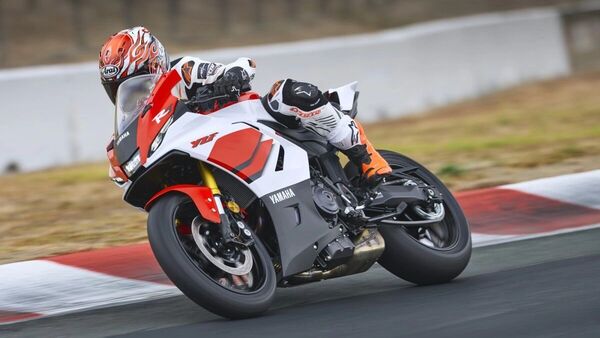2026 Yamaha YZF-R7 breaks cover with advanced tech, revised hardware ...