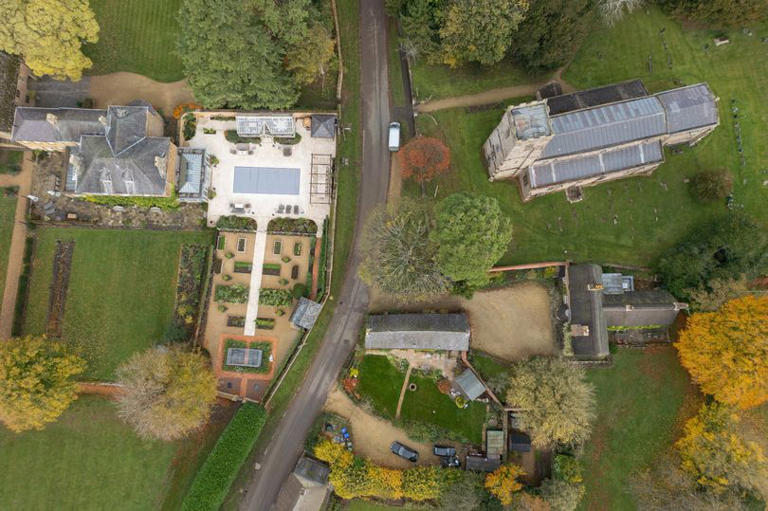 Geri Halliwell's 'summer house' could be torn down after Spice Girl ...