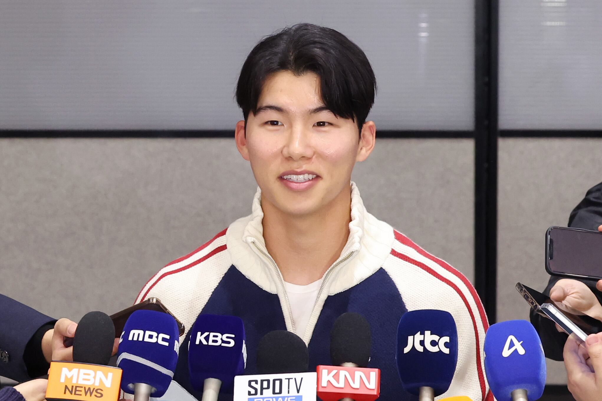 Kim Hye Seong Halts Interview Cites Debt Protester