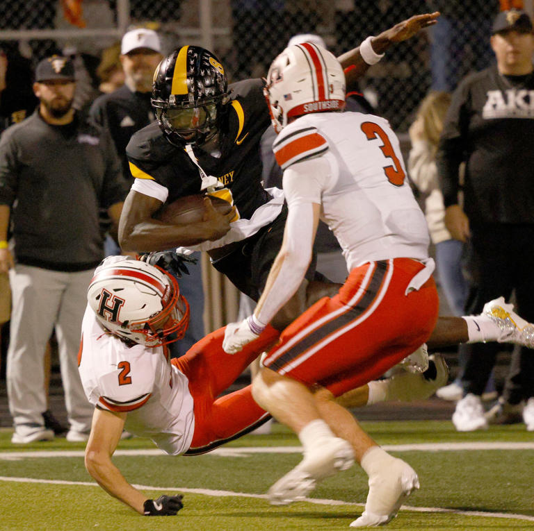 Forney flattens Rockwall-Heath’s rally with late touchdown by Nelson ...