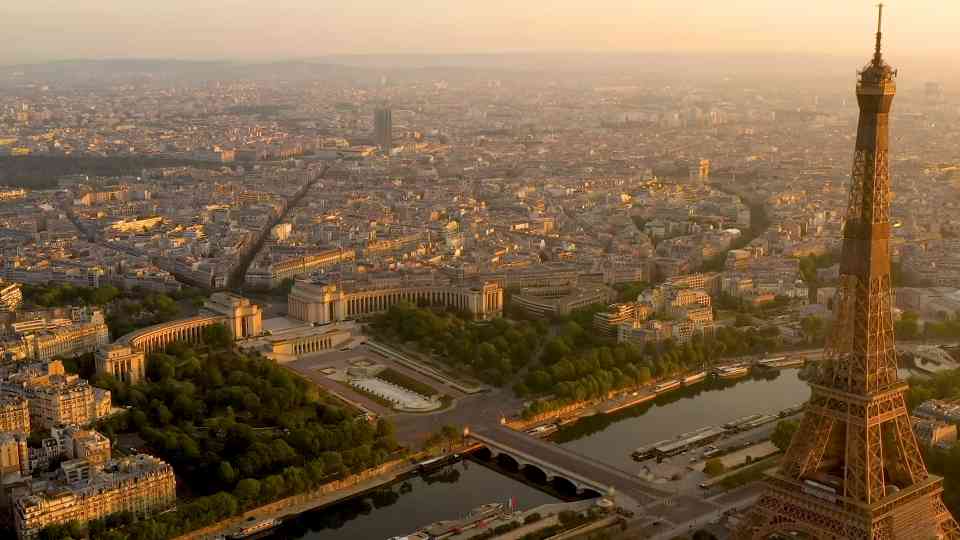 How Paris became a capital of power and revolution
