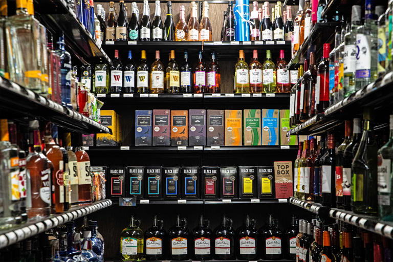 Are South Carolina liquor stores open on Thanksgiving 2025? State laws