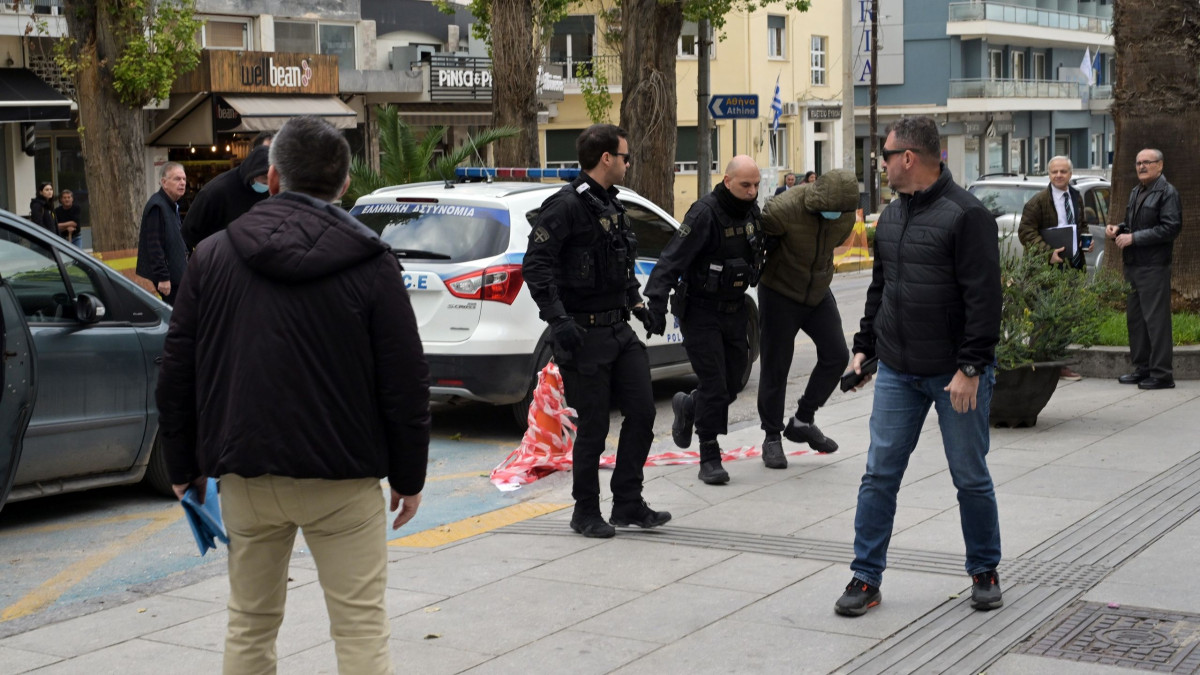 Χαλκίδα: Απολογούνται οι τρεις από τους επτά για το φονικό του 20χρονου ...