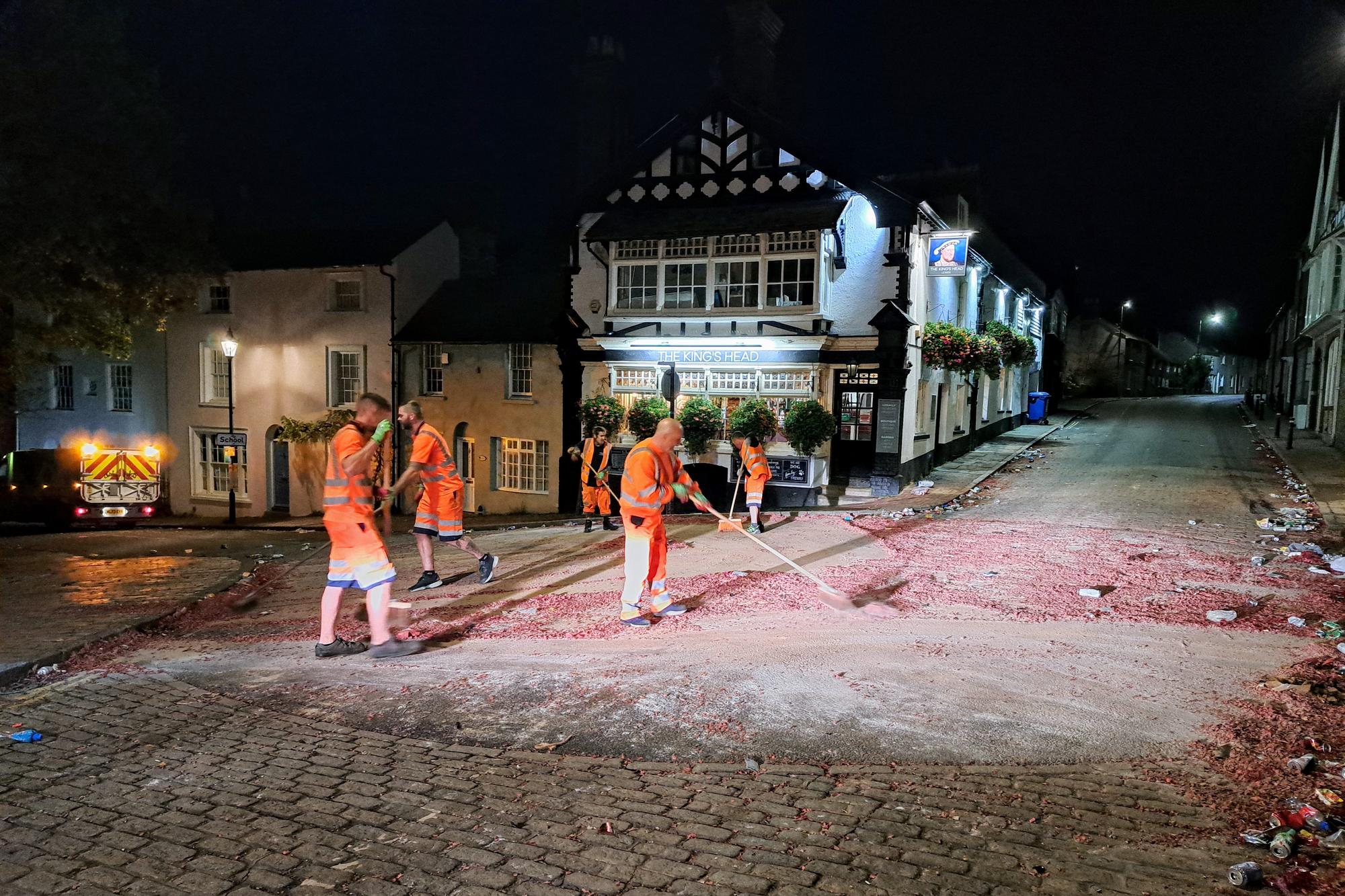 Lewes Bonfire 2025: district council thanks clean-up crew for clearing ...