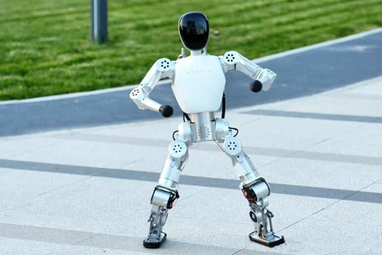 La start-up Noetix dévoile le Bumi, un robot domestique moins cher qu ...