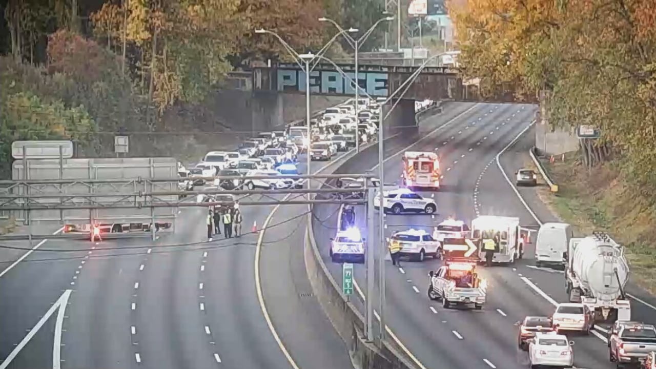 I-77 shut down in south Charlotte due to crash