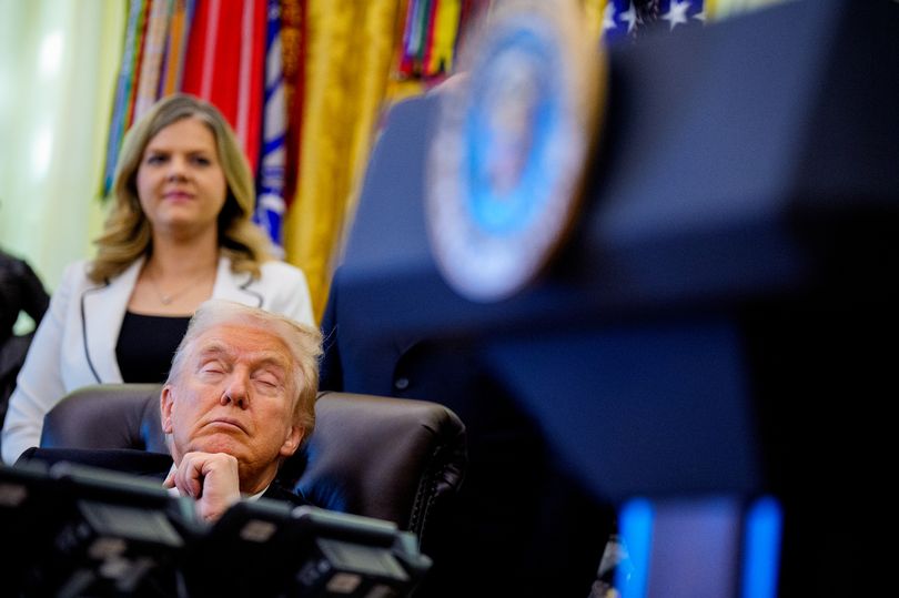 Health fears explode as dozing Trump seen slumped in Oval Office chair ...
