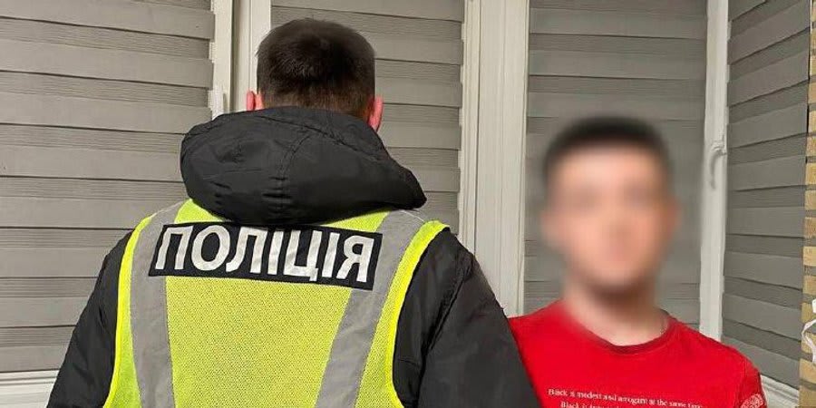 Kyiv police investigate man singing Russian songs in uniform