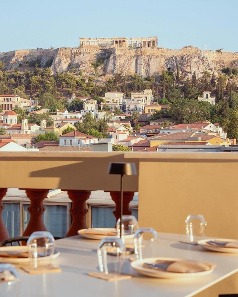 Το σπίτι του Κυριάκου Πιττάκη ξαναζεί στην Ερμού ως εστιατόριο εκλεκτής ...