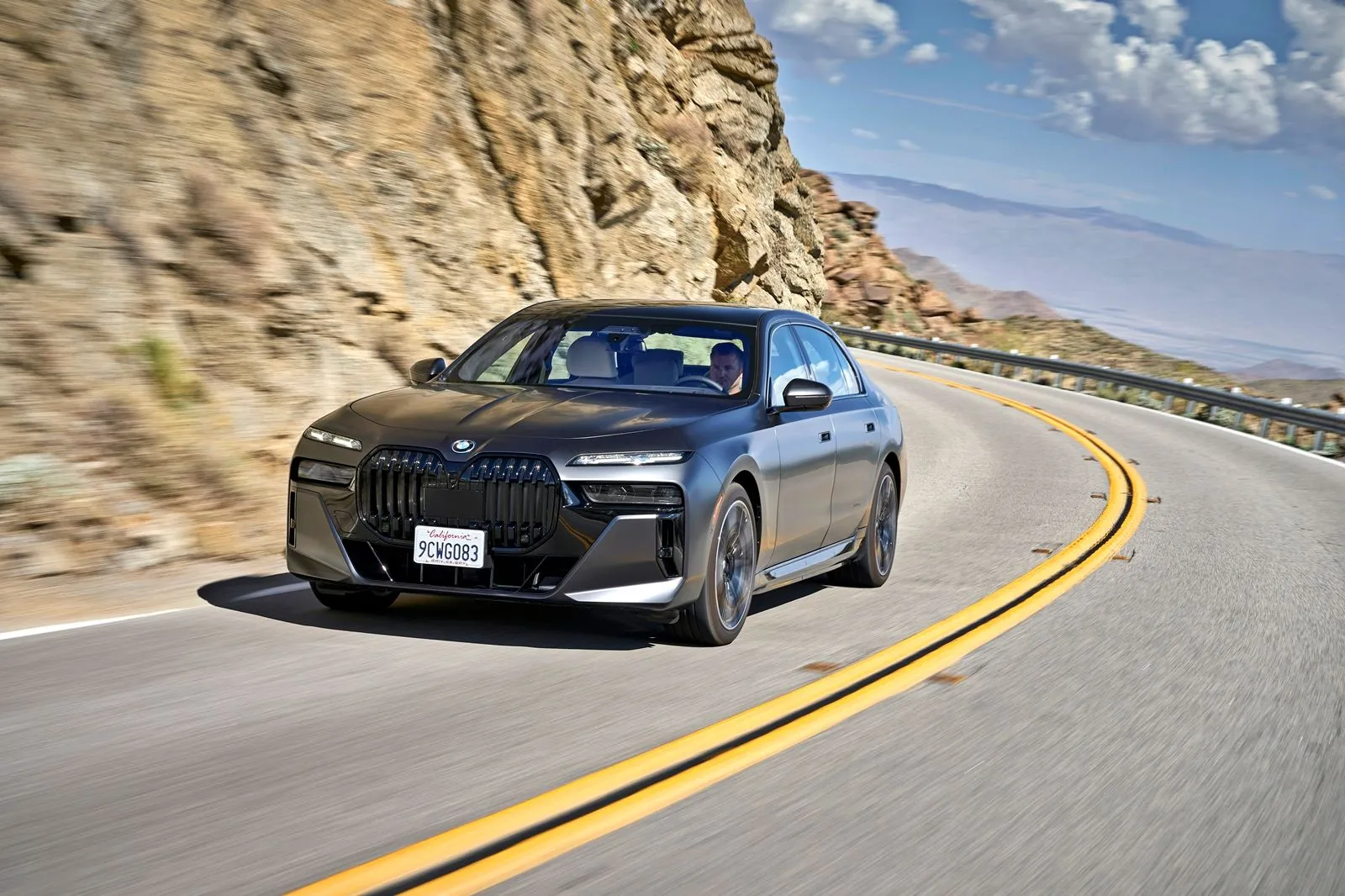 Το BMW Group συνεχίζει δυναμικά προς τις μπαταρίες στερεάς κατάστασης