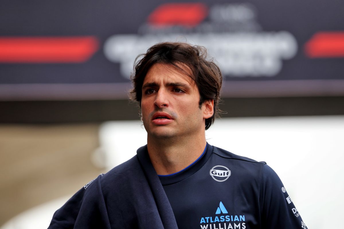 Update on Sainz for the Brazil GP: driver arrives after being unwell!