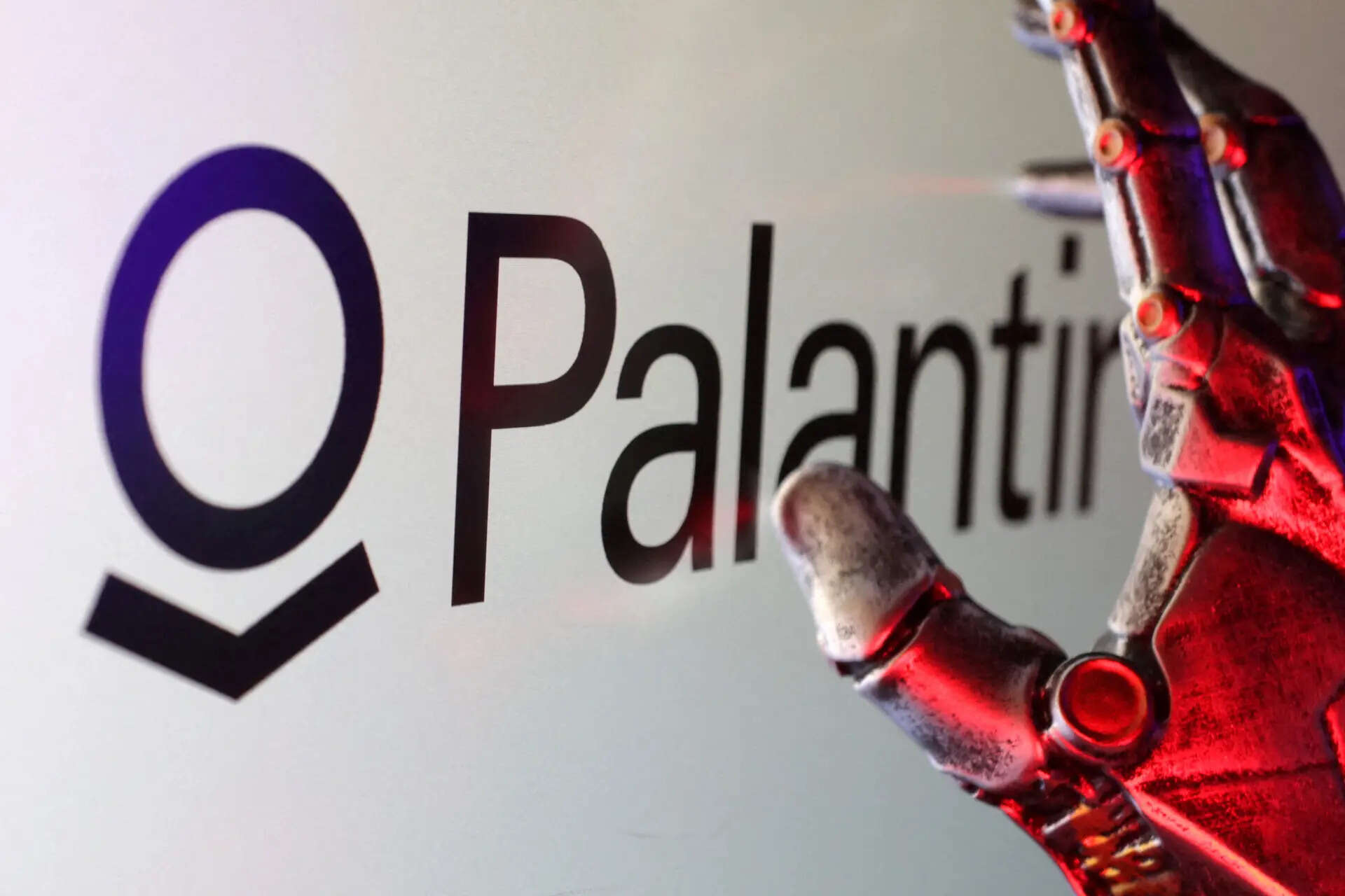 Palantir’s first hired employee just dumped $4.1M in shares — what does Alex Moore know that we ...