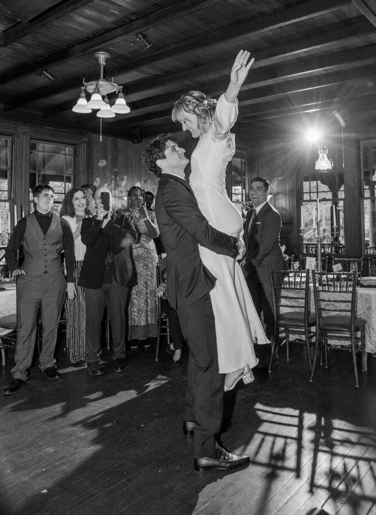 I'm a couples therapist. These habits stop people from finding true love