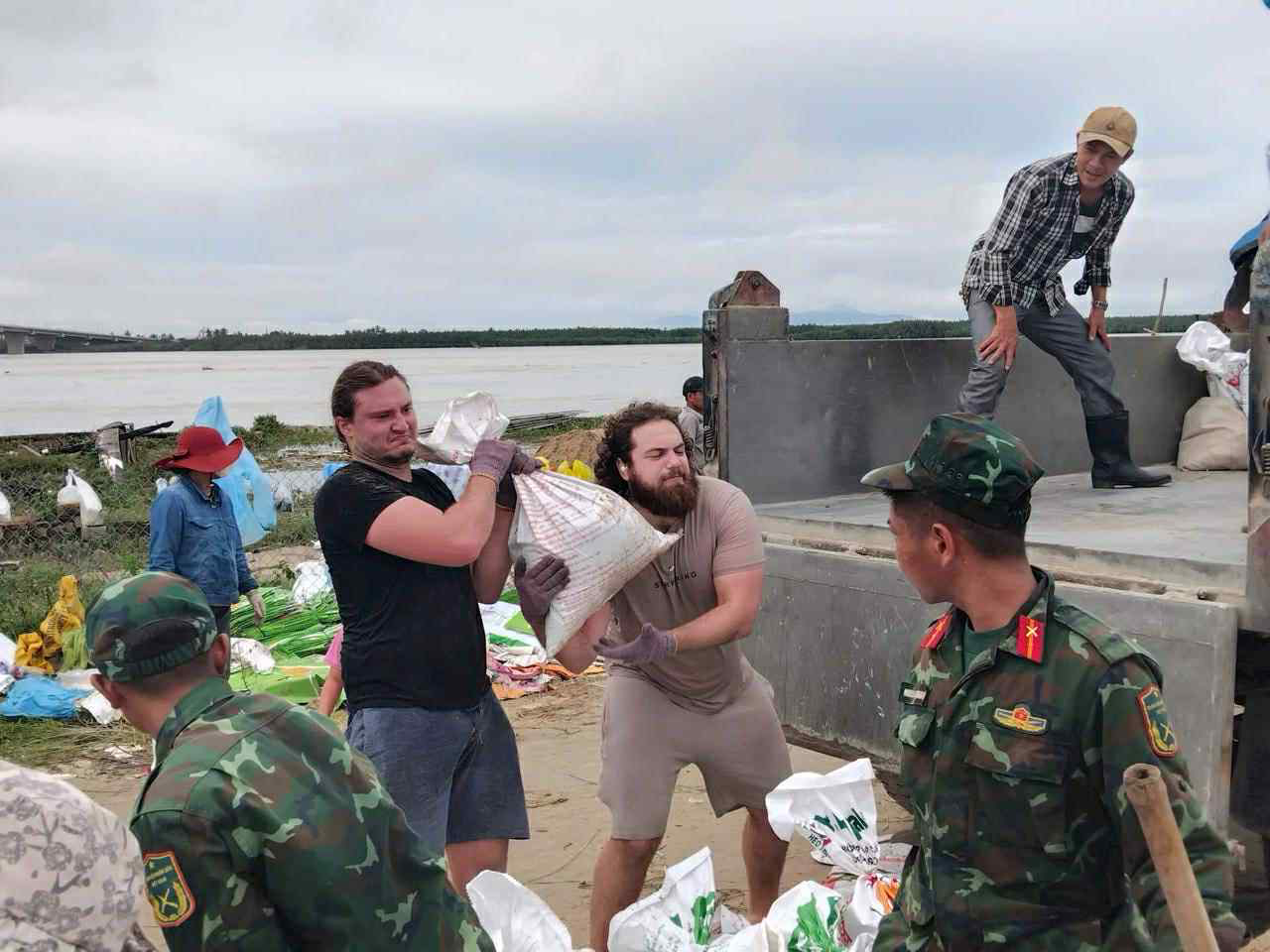 Two Americans win hearts in Vietnam after helping Da Nang battle floods