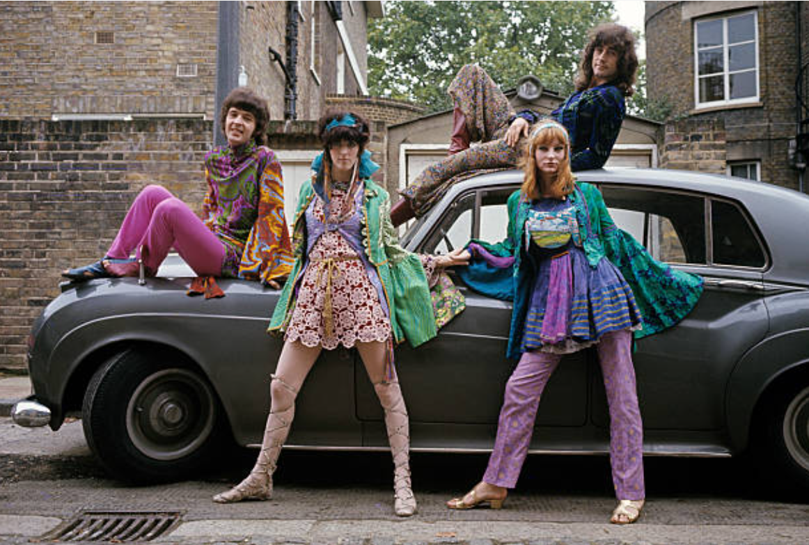20 Photos Where Flower Power is Ruling the World