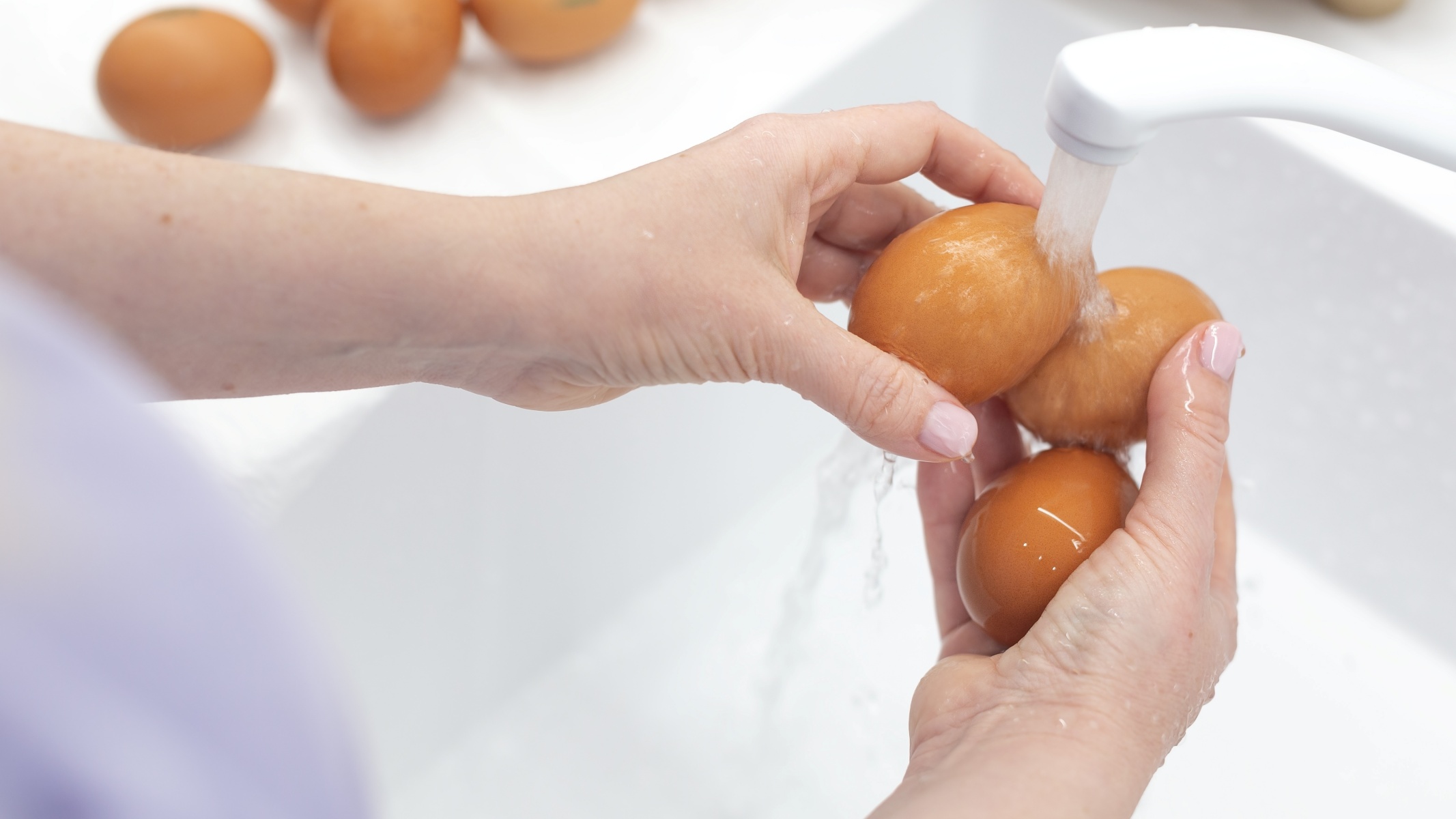 Eieren laten schrikken: heeft dat eigenlijk wel zin?