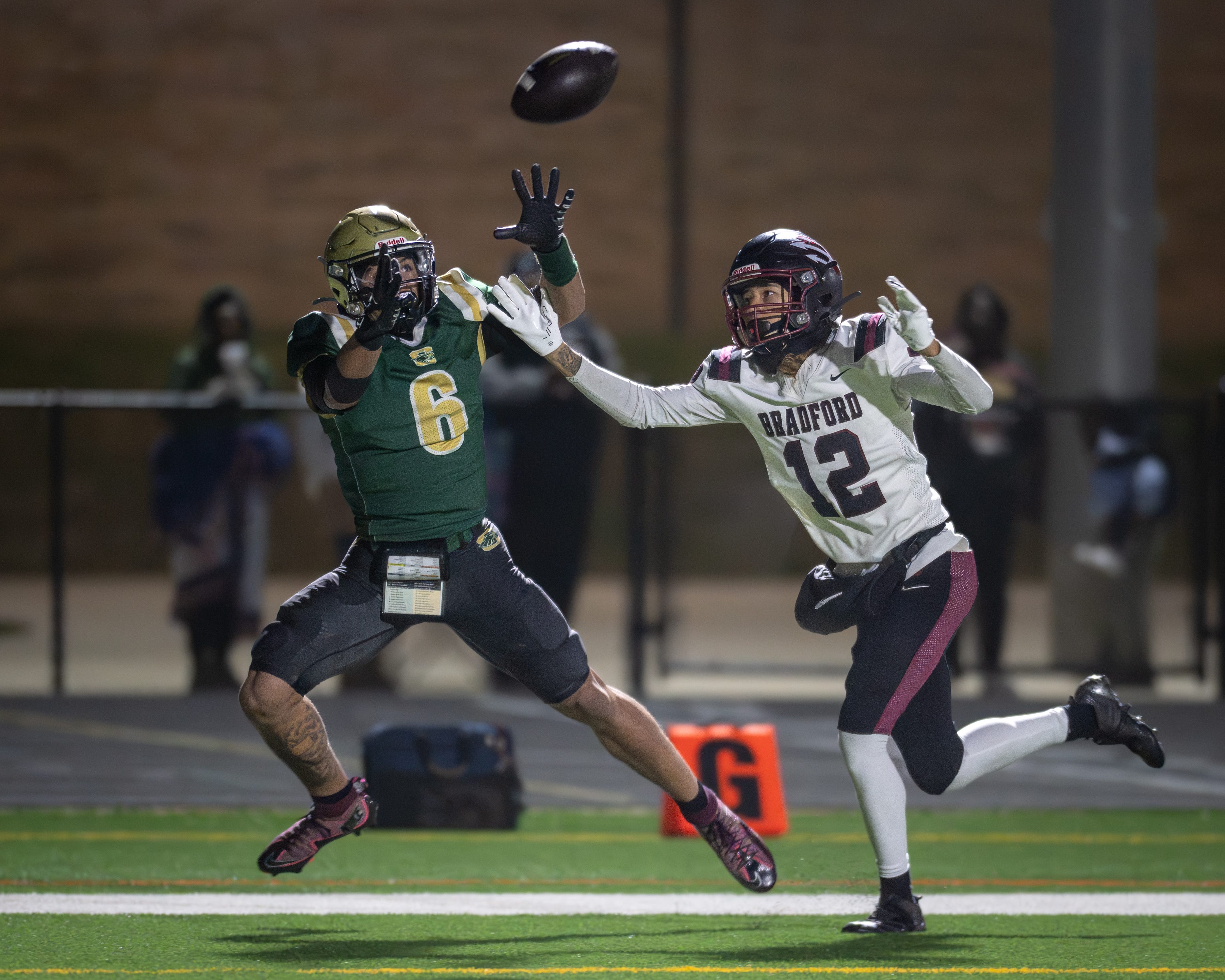 Michael Farr shows full arsenal in Racine Case's first-round win over ...