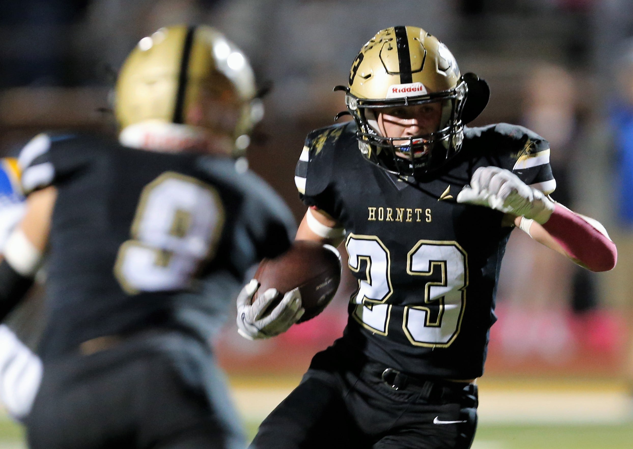 U.S. 84 neighbors Farwell, Sudan open 2A football playoffs in Game of the Week