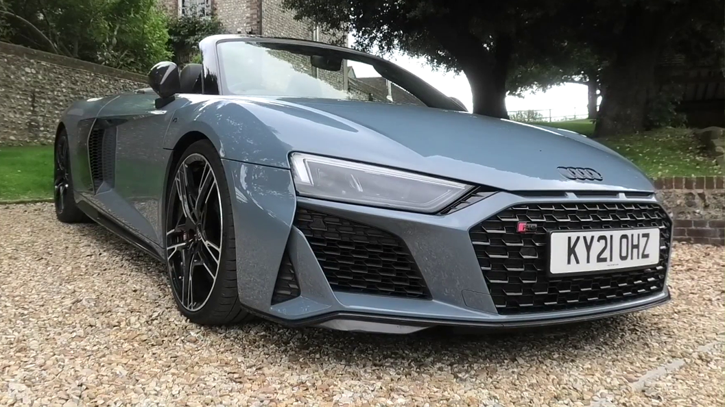 Audi R8 V10 Spider – Everyday Supercar with Unforgettable Sound
