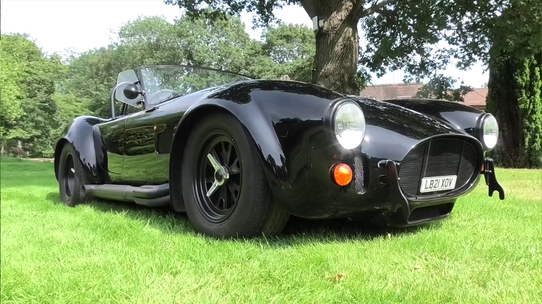 Shelby Cobra 427 – Modern Power in a Classic Icon