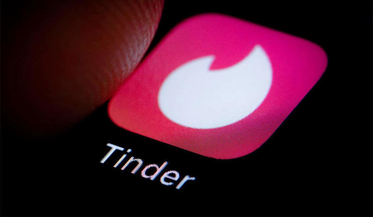 Love hopefuls swipe left on dating apps as Tinder usage drops