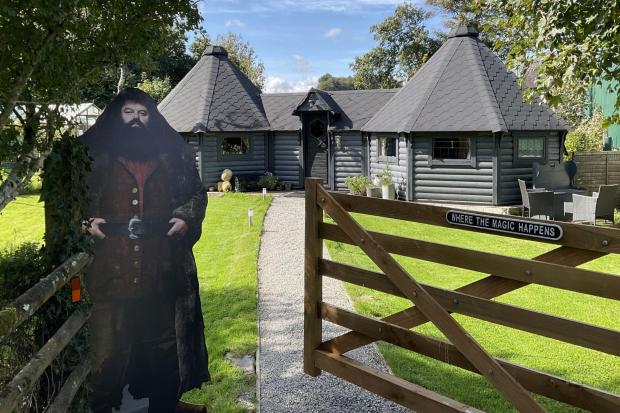 See inside the Harry Potter themed Airbnb in Cornwall - where TV show ...