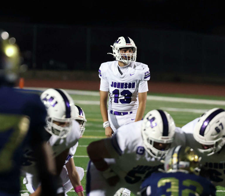 LBJ ends 10-year drought to Alexander with trick play, late field goal