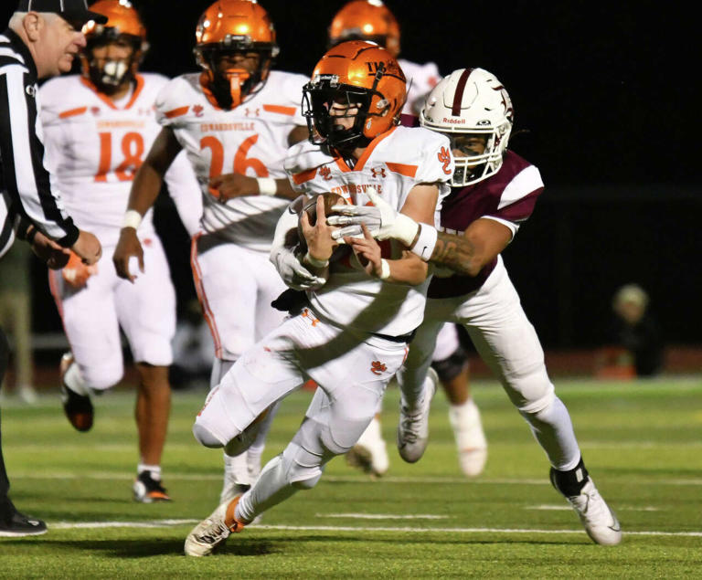 De Smet puts a dent in Edwardsville playoff hopes 30-15