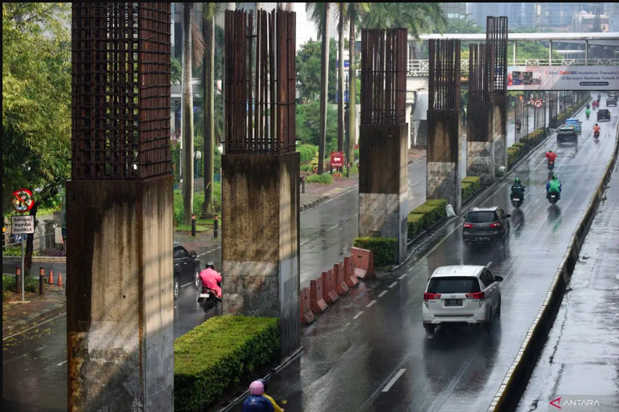 Penjelasan lengkap Pemprov Jakarta soal pembongkaran tiang monorel