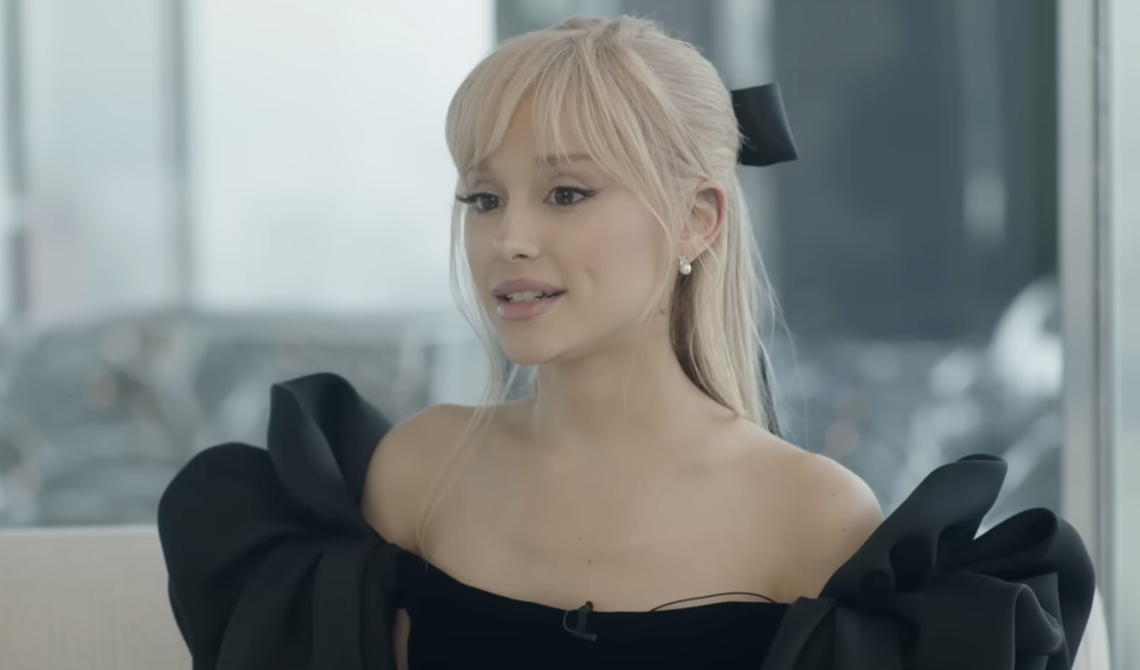 'He's Married, So He's Her Type!': Fans Mock Ariana Grande Over Rumours ...