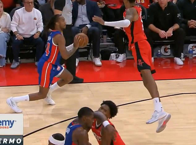 Shocking moment NBA star brutally elbows rival in face before getting ...