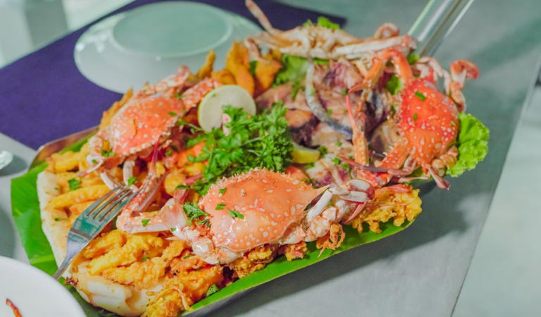 Master Crab Eating Without the Mess or Fuss